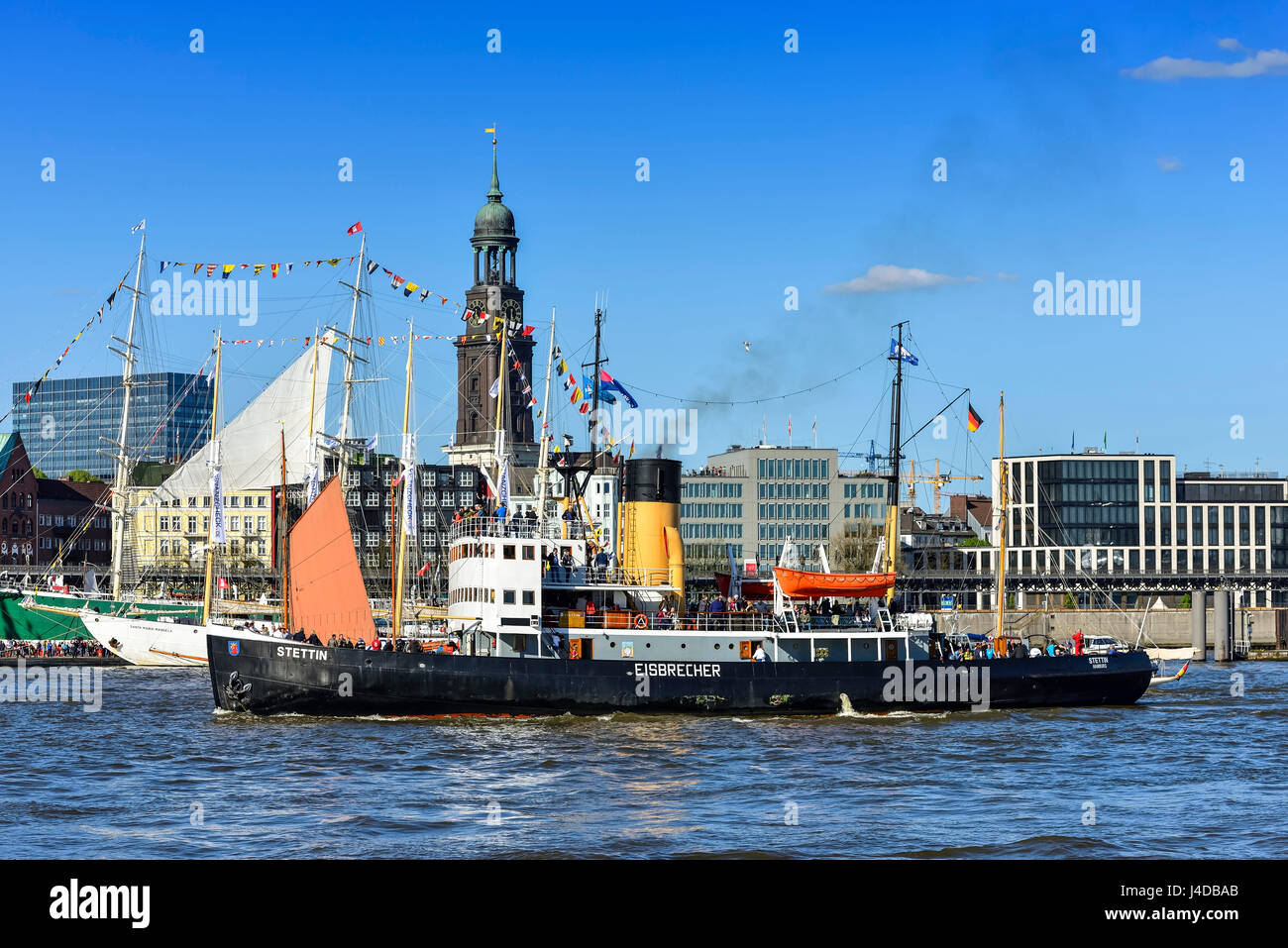 Steam ice breaker hi-res stock photography and images - Alamy