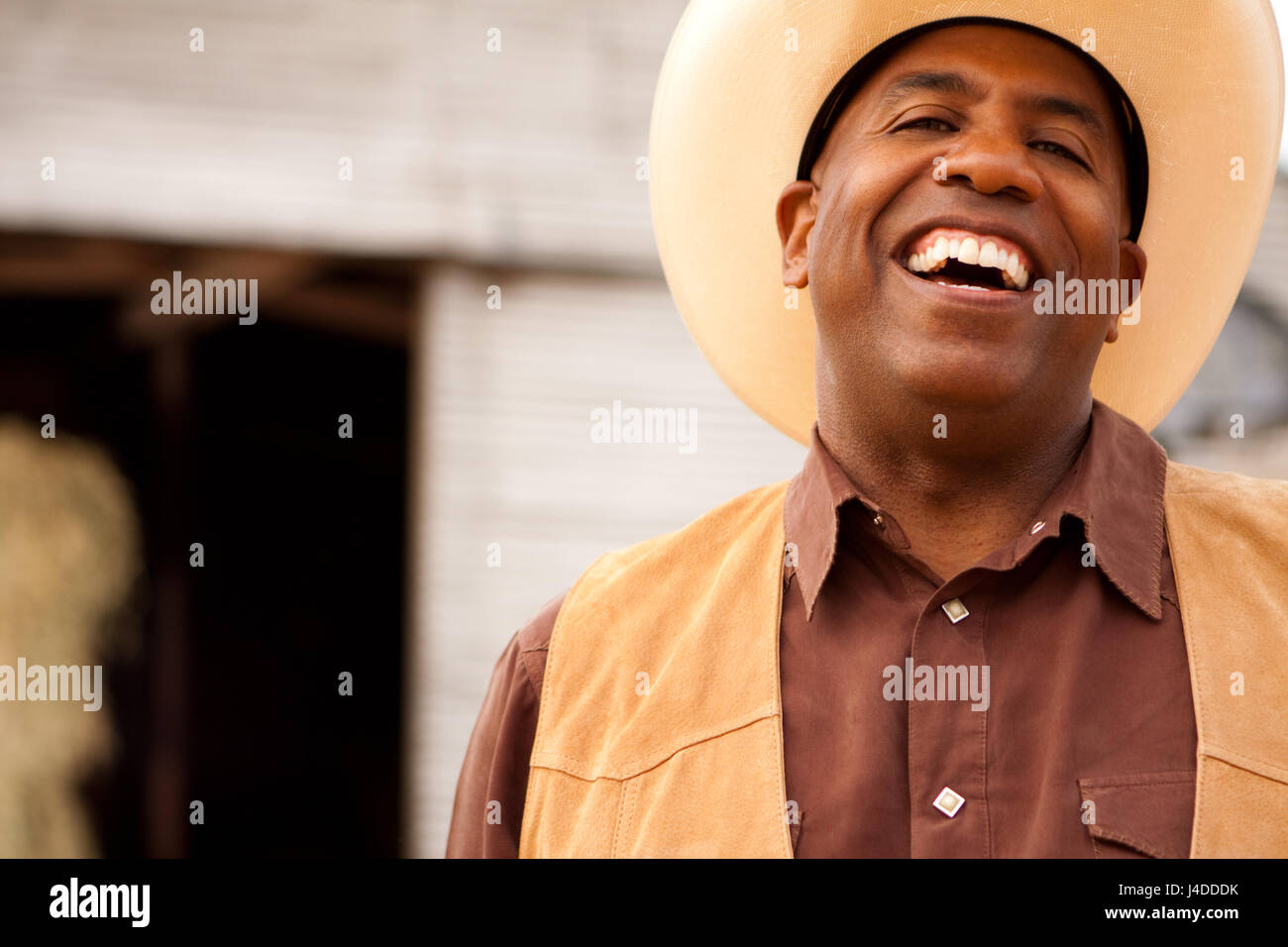 Beautiful african farmer smiling hi-res stock photography and images ...