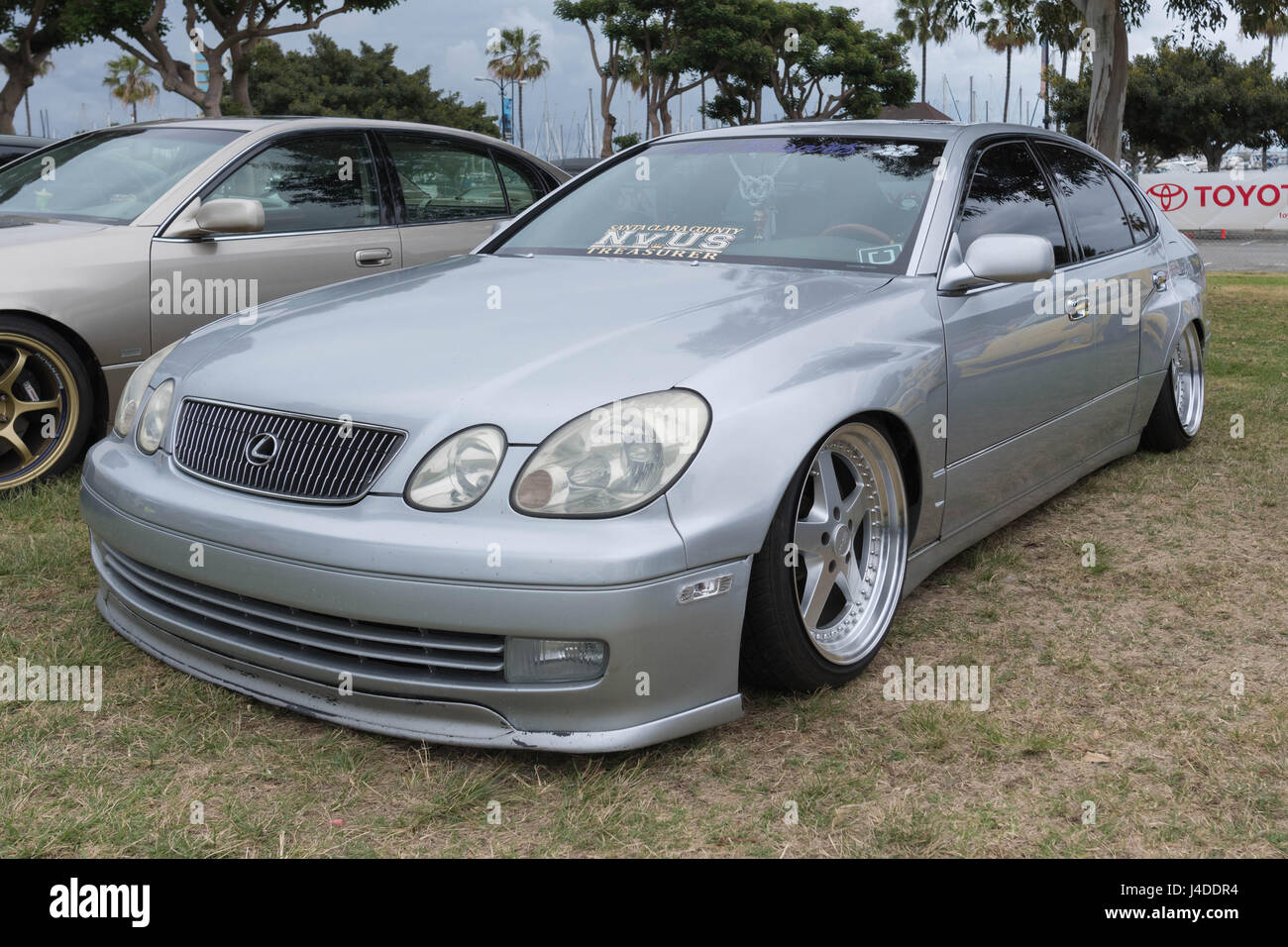 Old lexus hi-res stock photography and images - Alamy