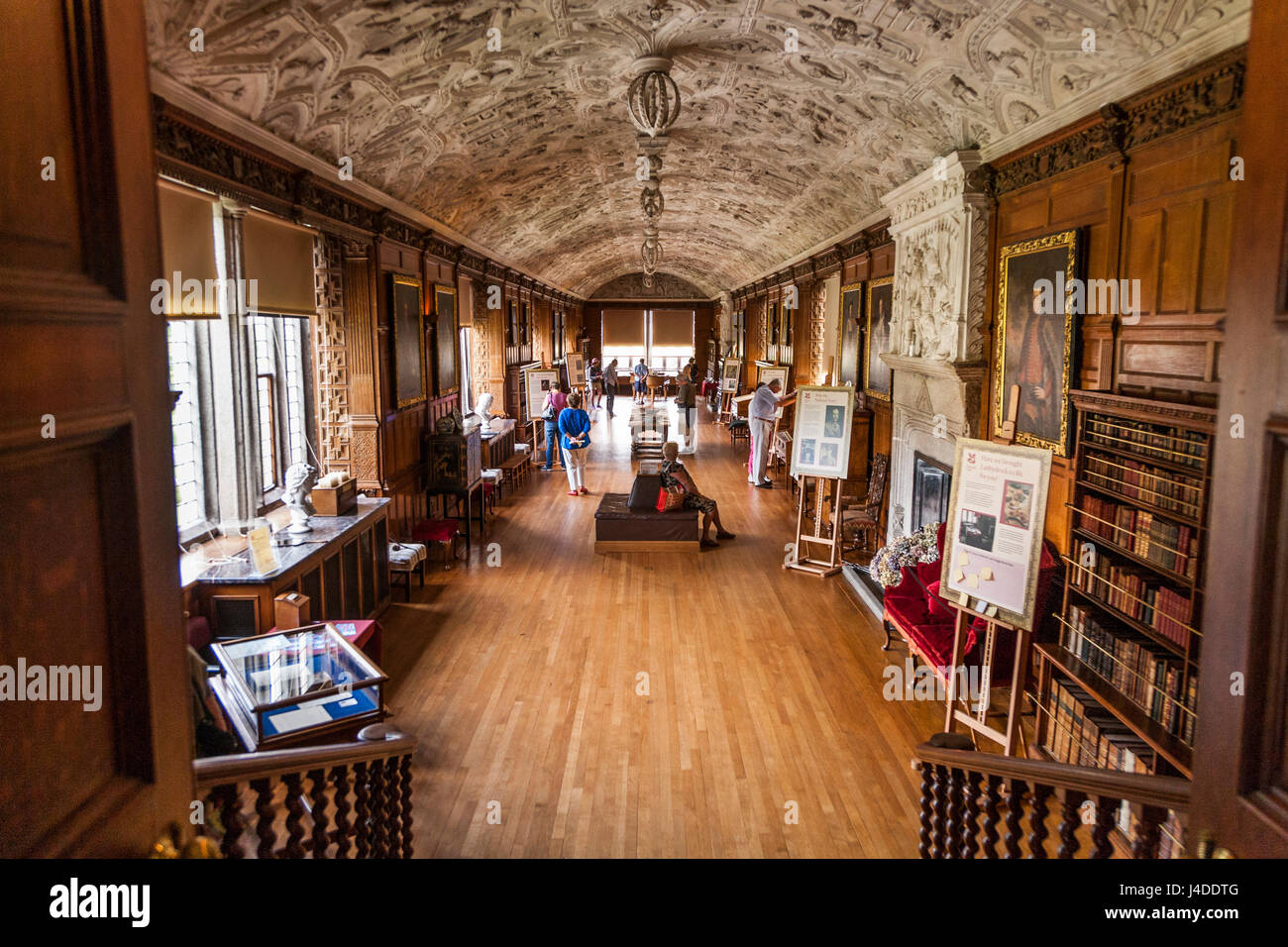 Stately home library interior hi-res stock photography and images - Alamy