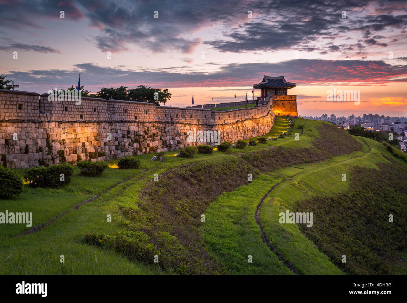 Hwaseong Fortress in Sunset, Traditional Architecture of Korea at Suwon ...