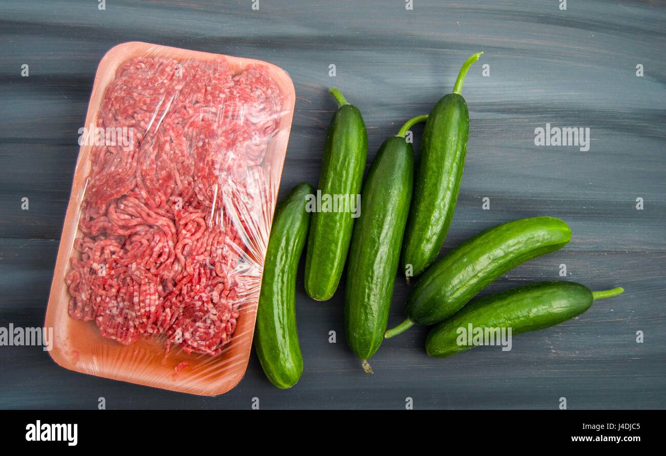 Beef mince, pork mince pictures, white background, pakette mince with ...