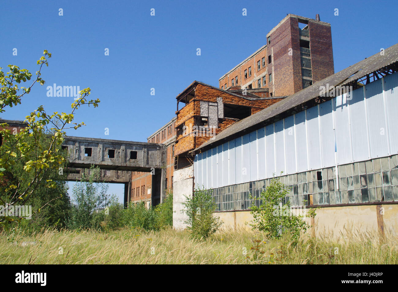 Ruin brick factory hi-res stock photography and images - Alamy