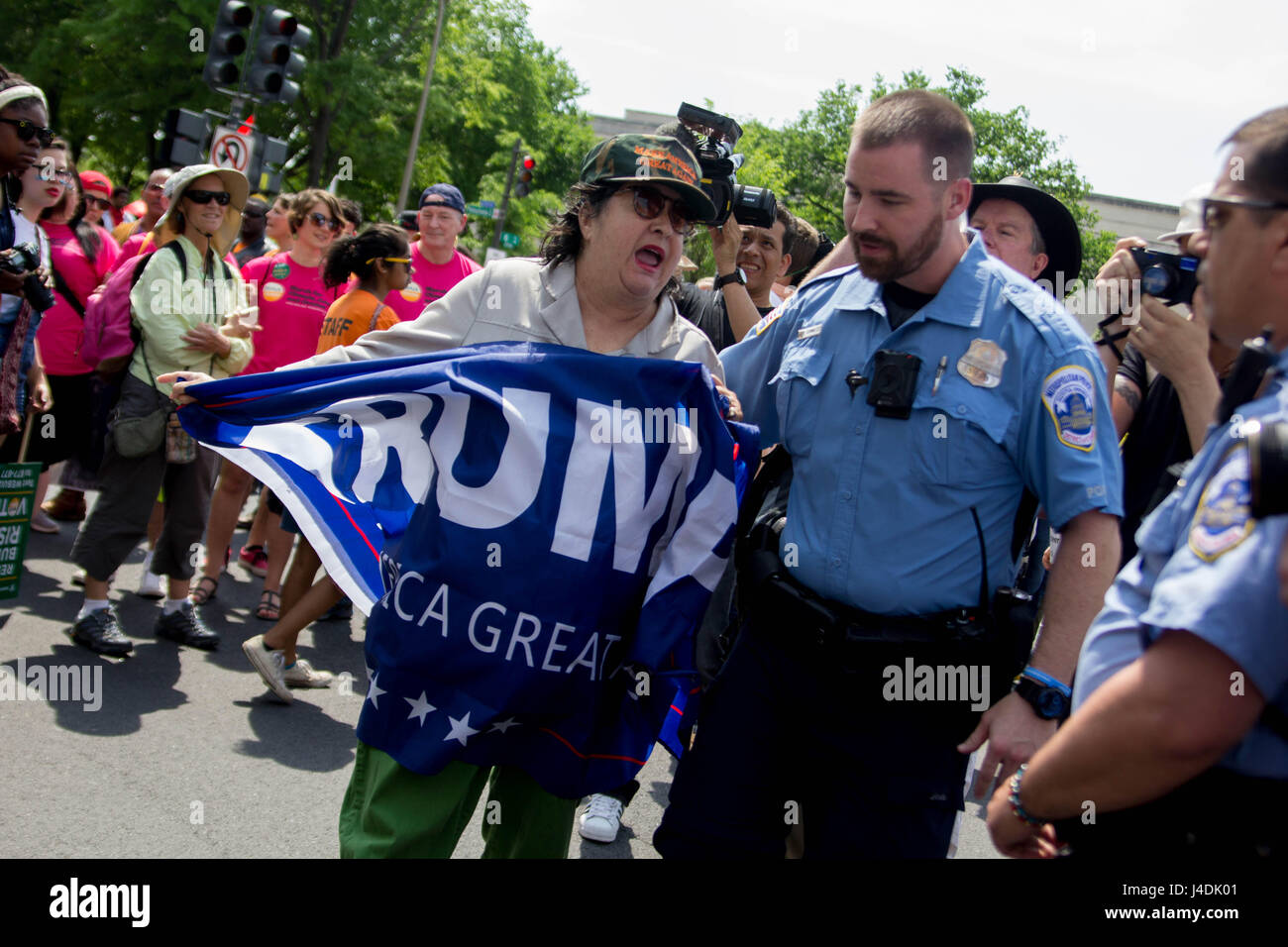 Protestors prepare to march to the White House as a resistance action ...