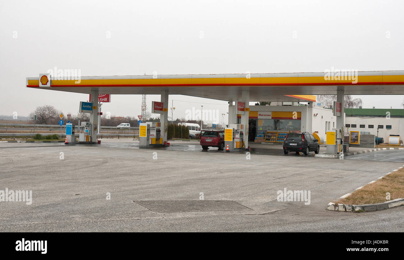 Gas company royal dutch shell plc sign hi-res stock photography and ...