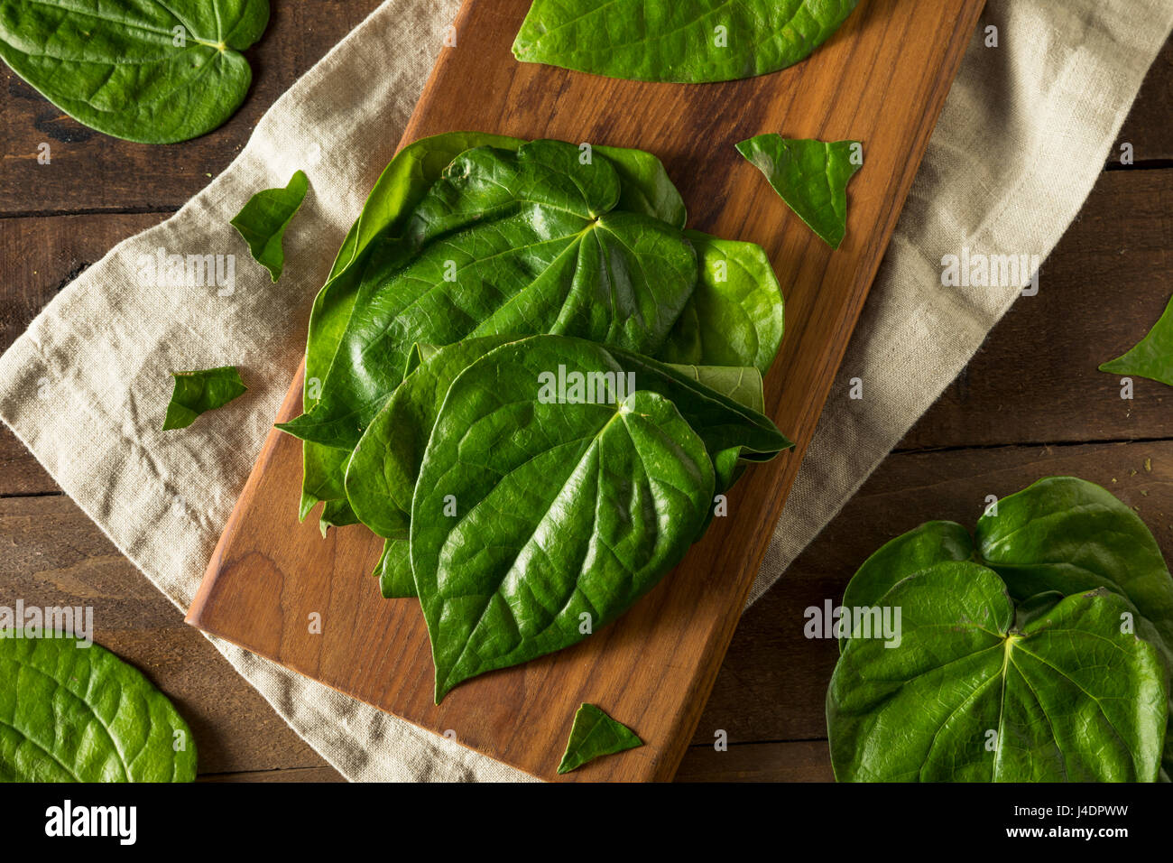 Raw Organic Green Pan Leaves Ready to Cook With Stock Photo - Alamy