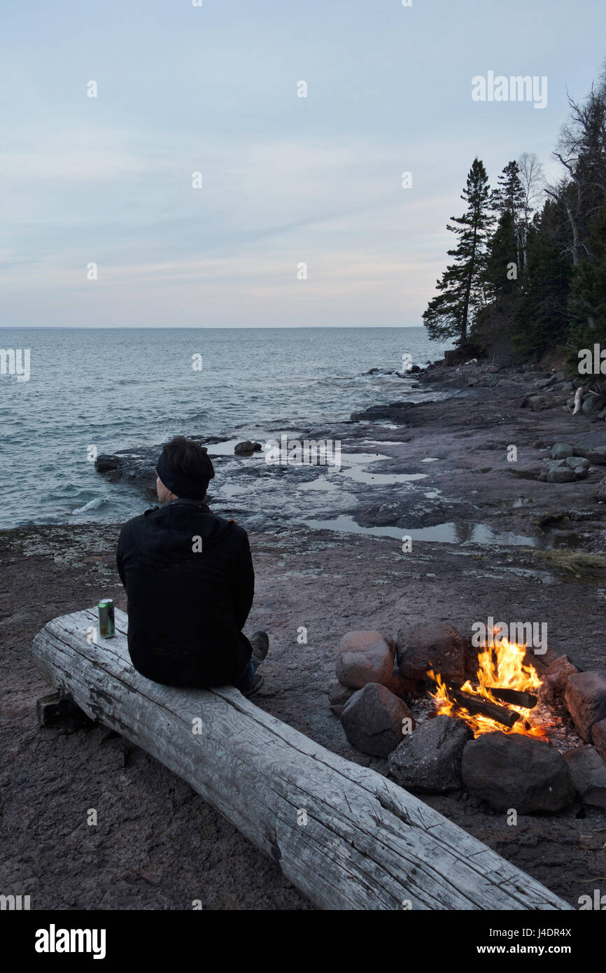 Beer campfire hi-res stock photography and images - Alamy