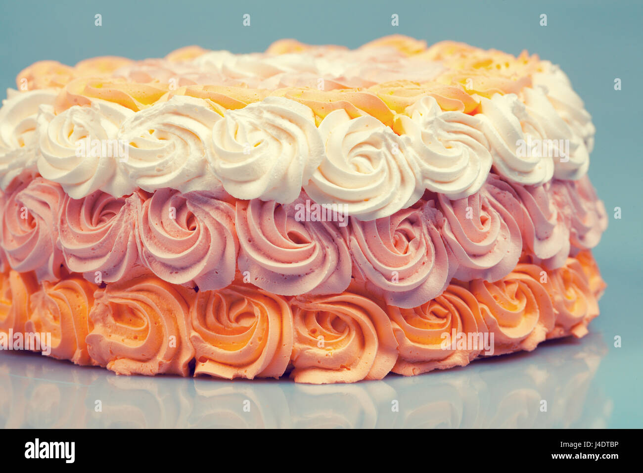 Ombre torte hi-res stock photography and images - Alamy