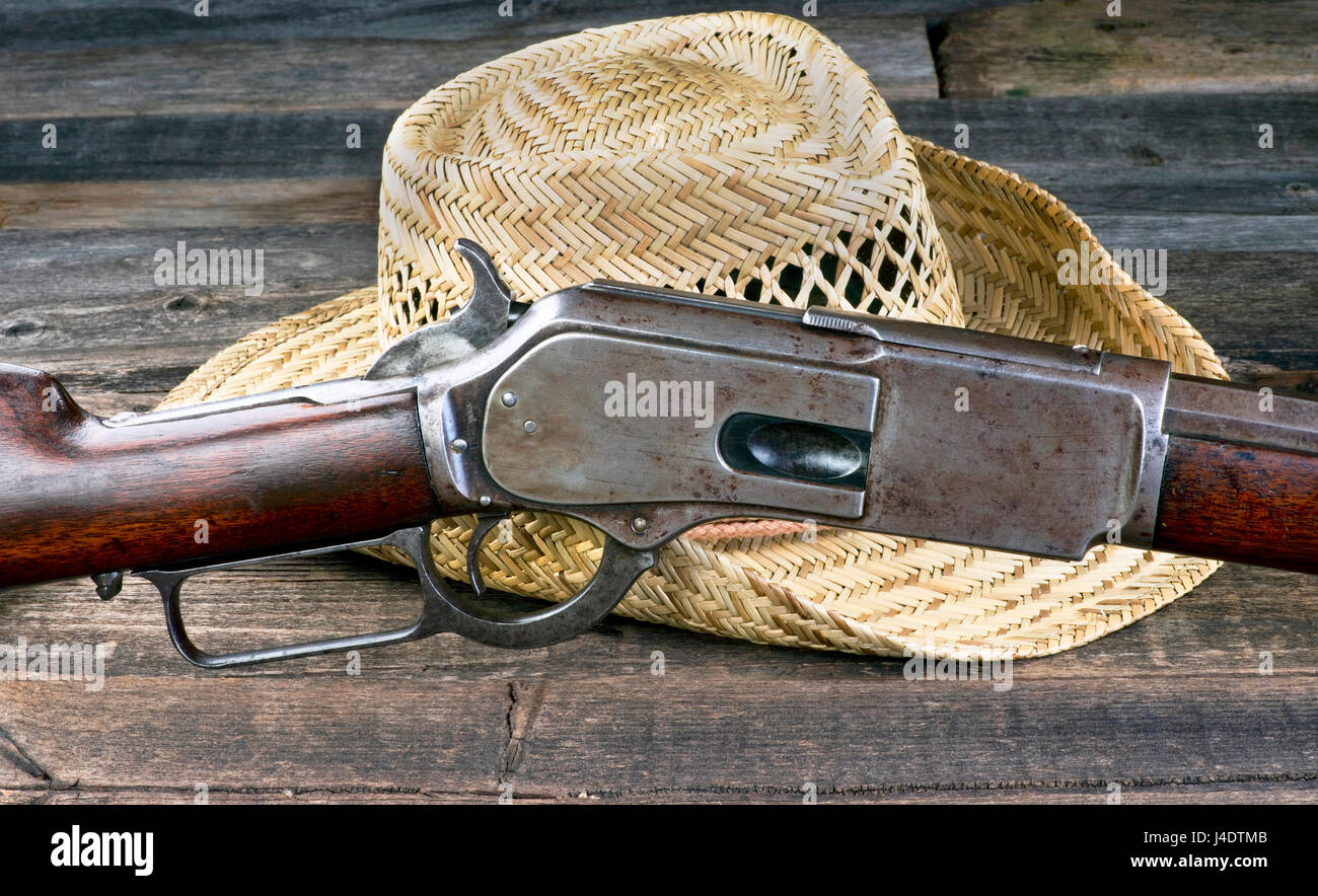 Cowboy gun slinger hi-res stock photography and images - Alamy