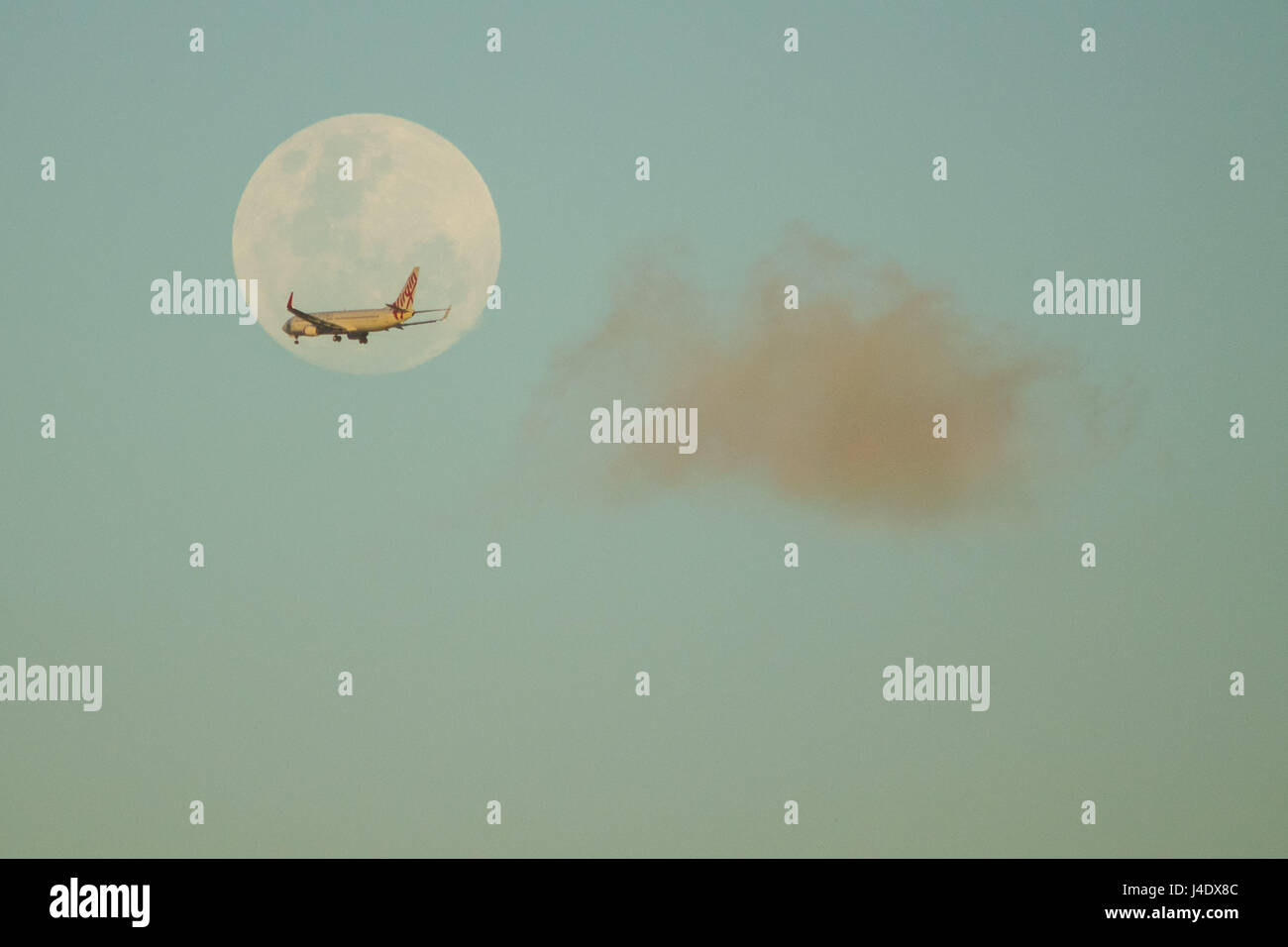 Super Moon in Brisbane Stock Photo - Alamy