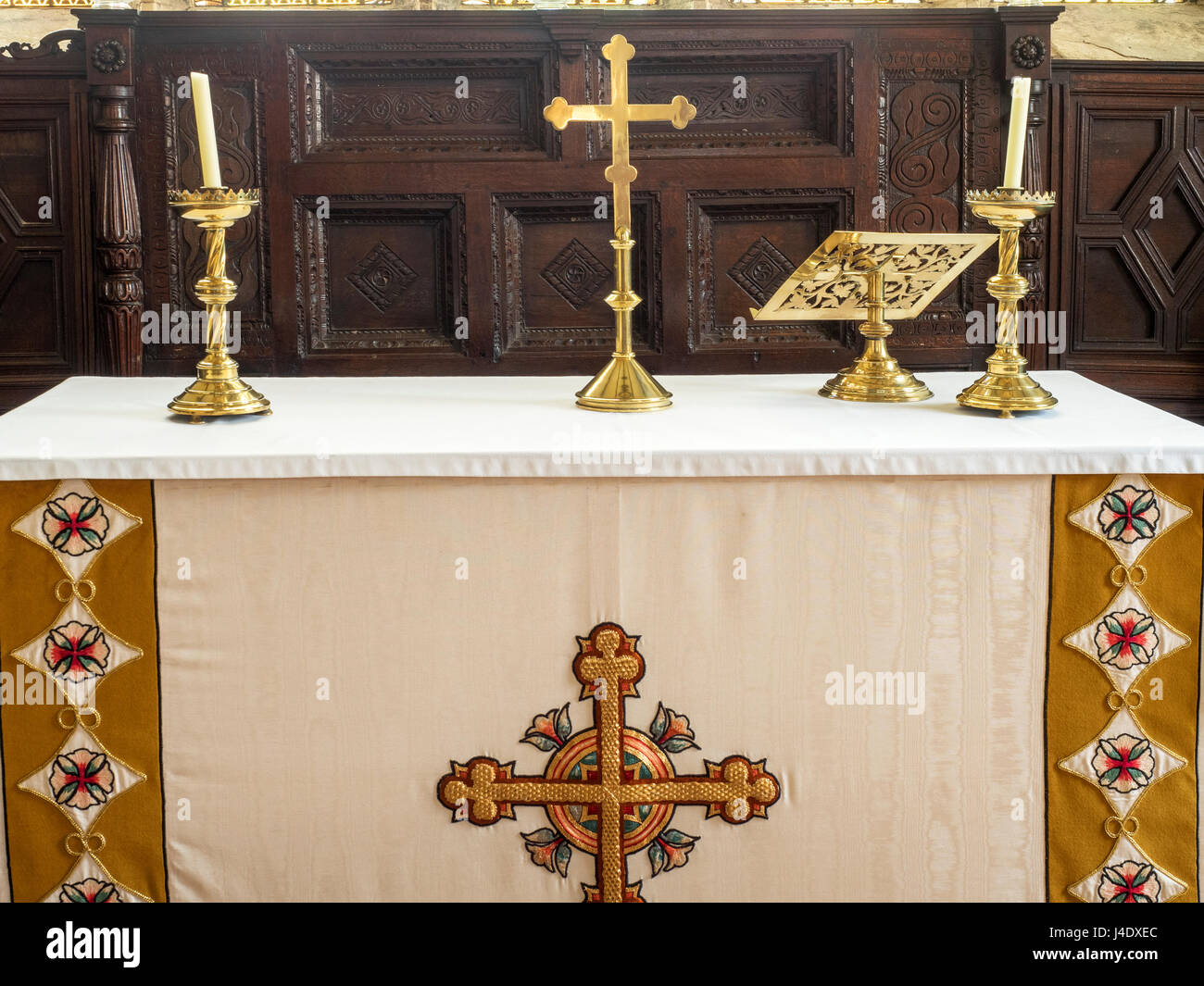 Anglican altar hi-res stock photography and images - Alamy