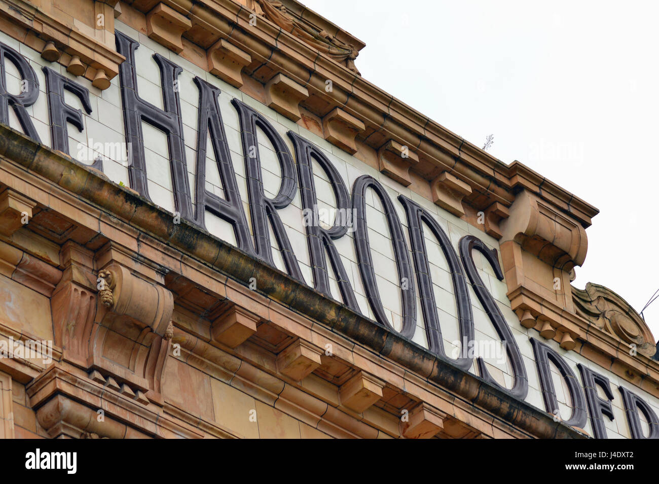 Harrods sign hi-res stock photography and images - Alamy