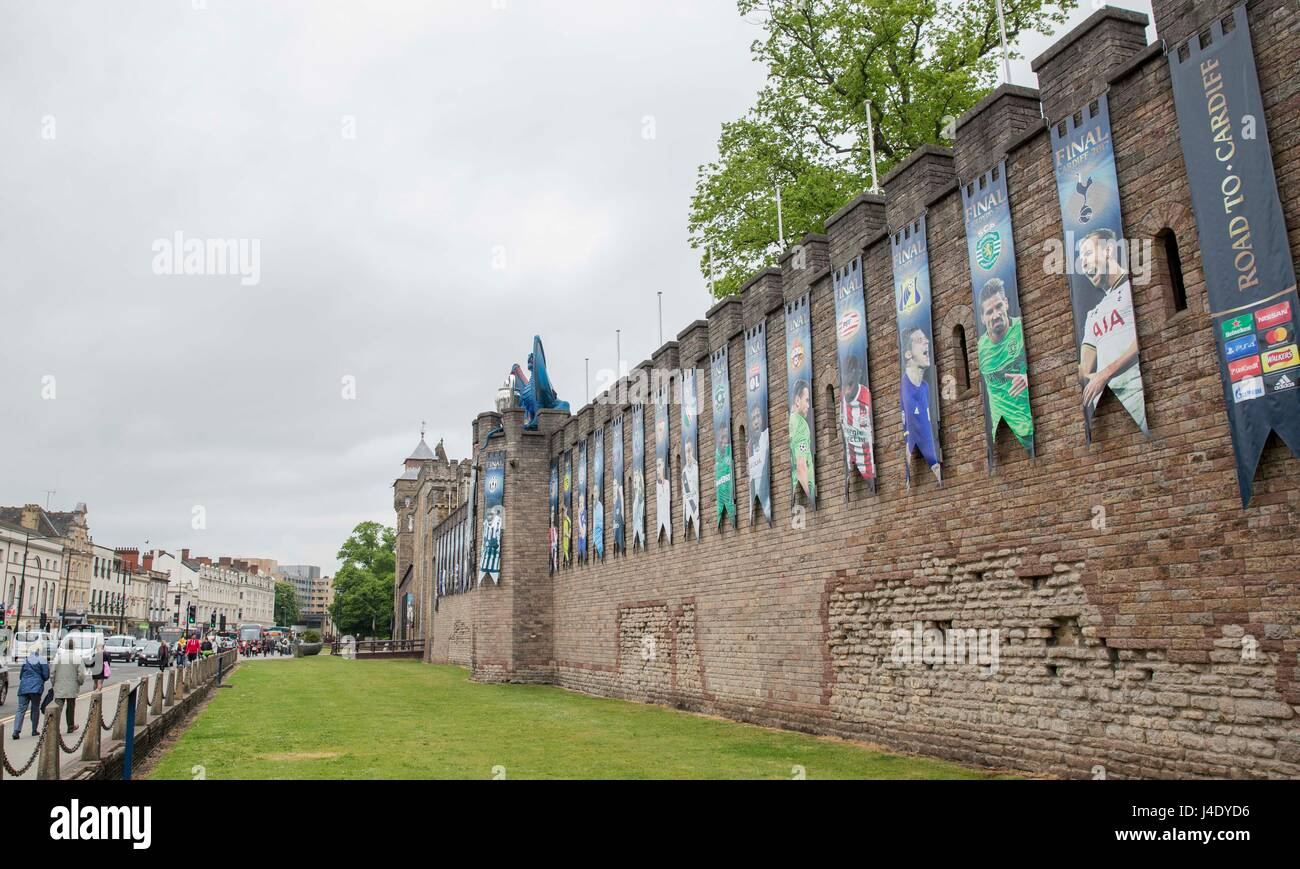 Cardiff, Wales, UK, May 12th 2017. Cardiff Castle decorated with a ...