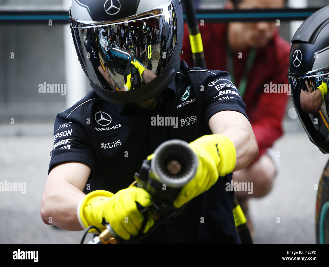 F1 mechanic amg petronas hi-res stock photography and images - Alamy