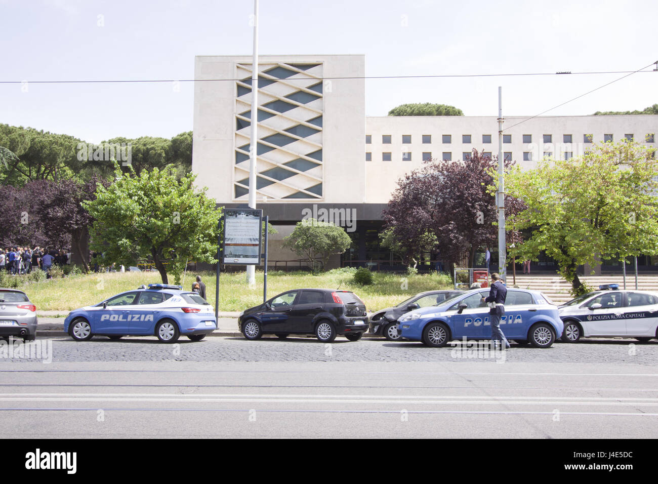 Rome, Italy. 12th May, 2017. Double explosion in Rome - Via Marmorata ...