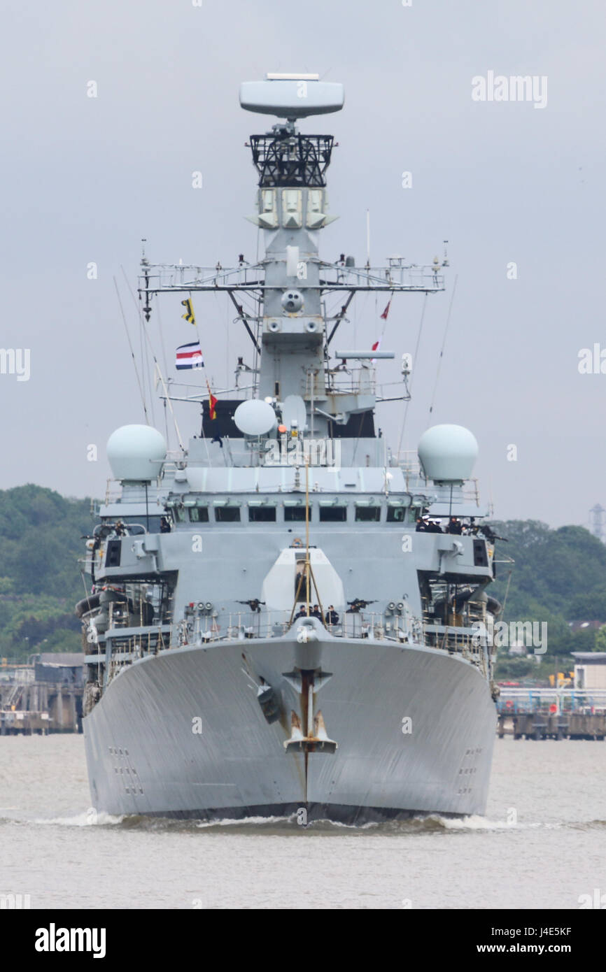 Type 23 frigate river thames hi-res stock photography and images - Alamy