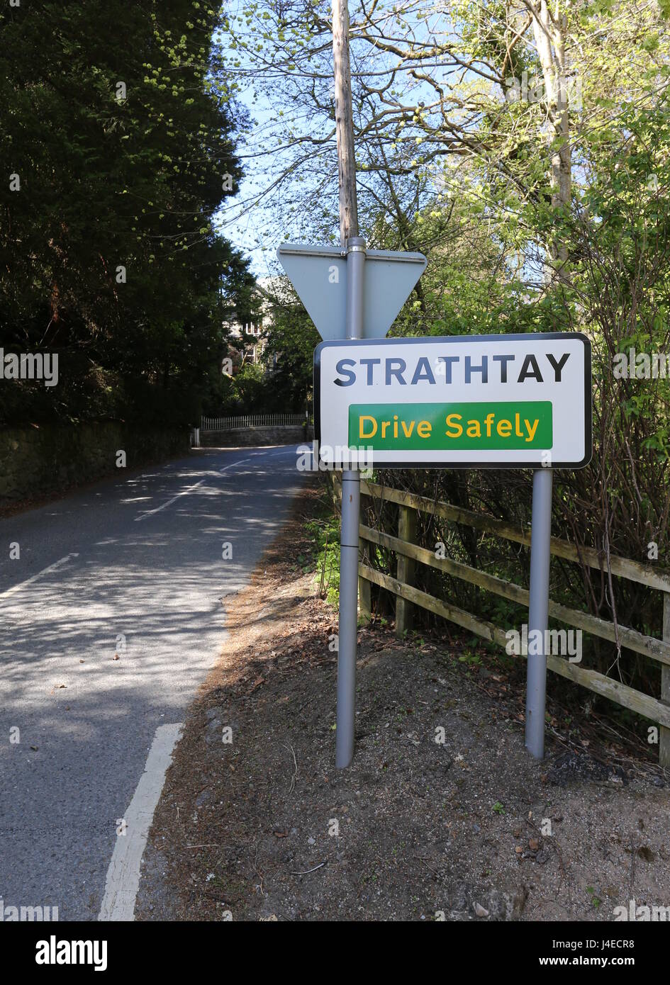 Strathtay village hi-res stock photography and images - Alamy