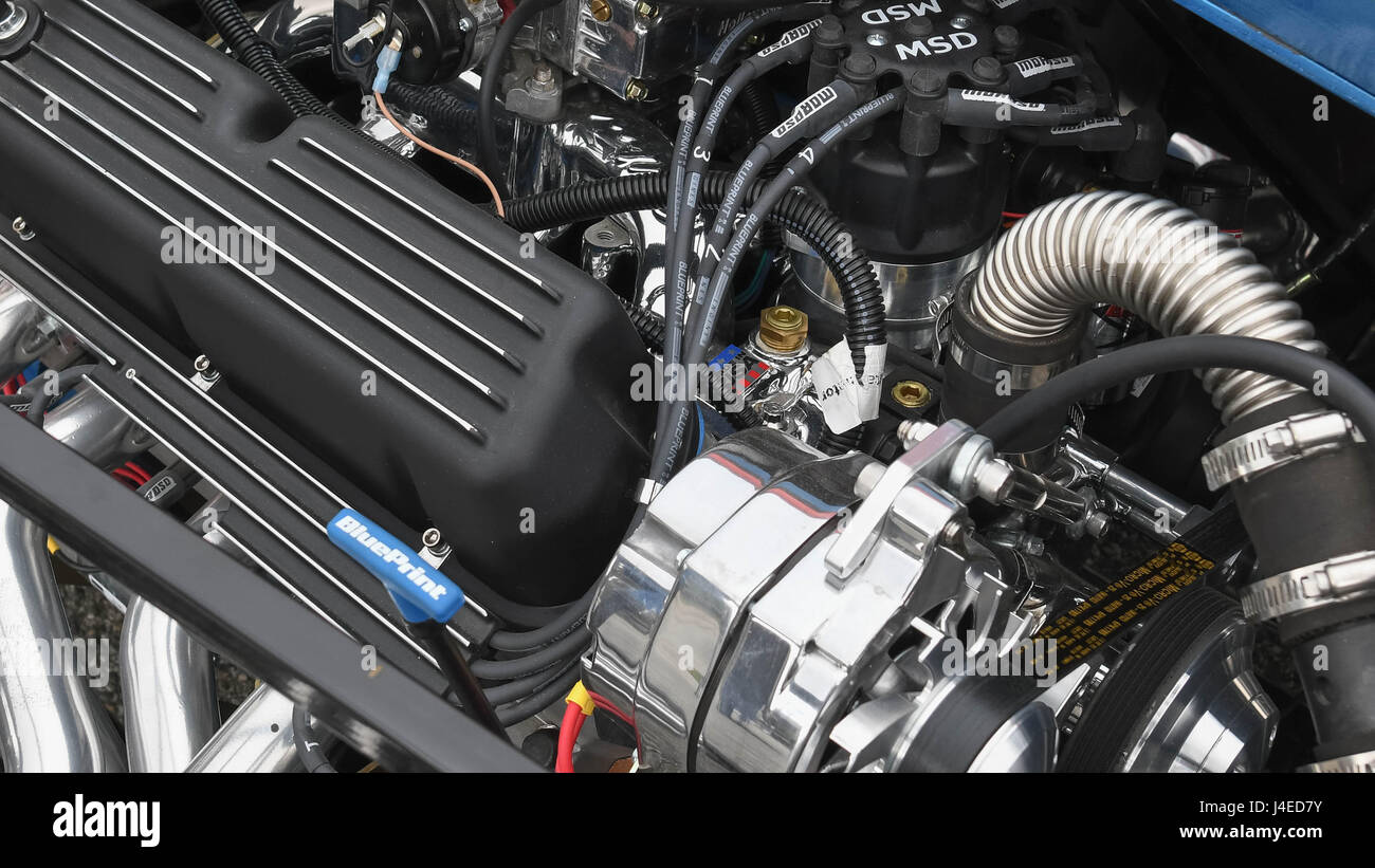 Cutaway engine hi-res stock photography and images - Alamy