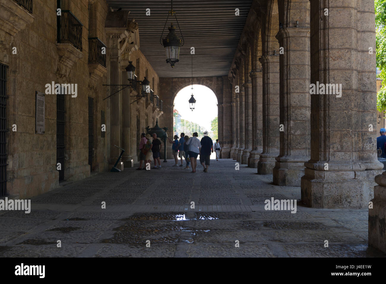 Long corridor column columns hi-res stock photography and images - Alamy