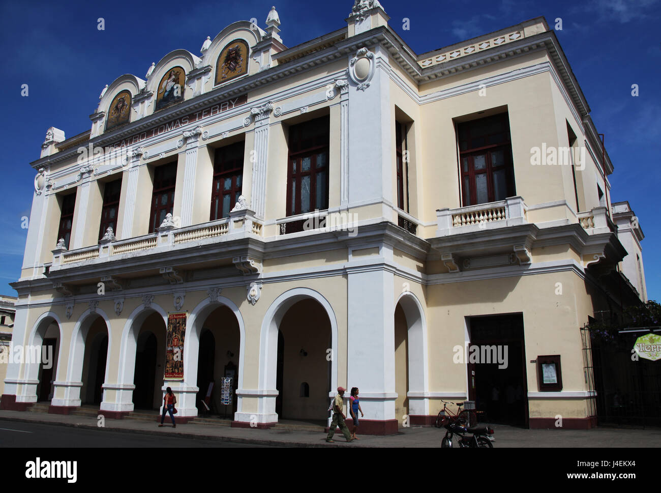 Colorful buildings in Havana, Cuba Stock Photo - Alamy