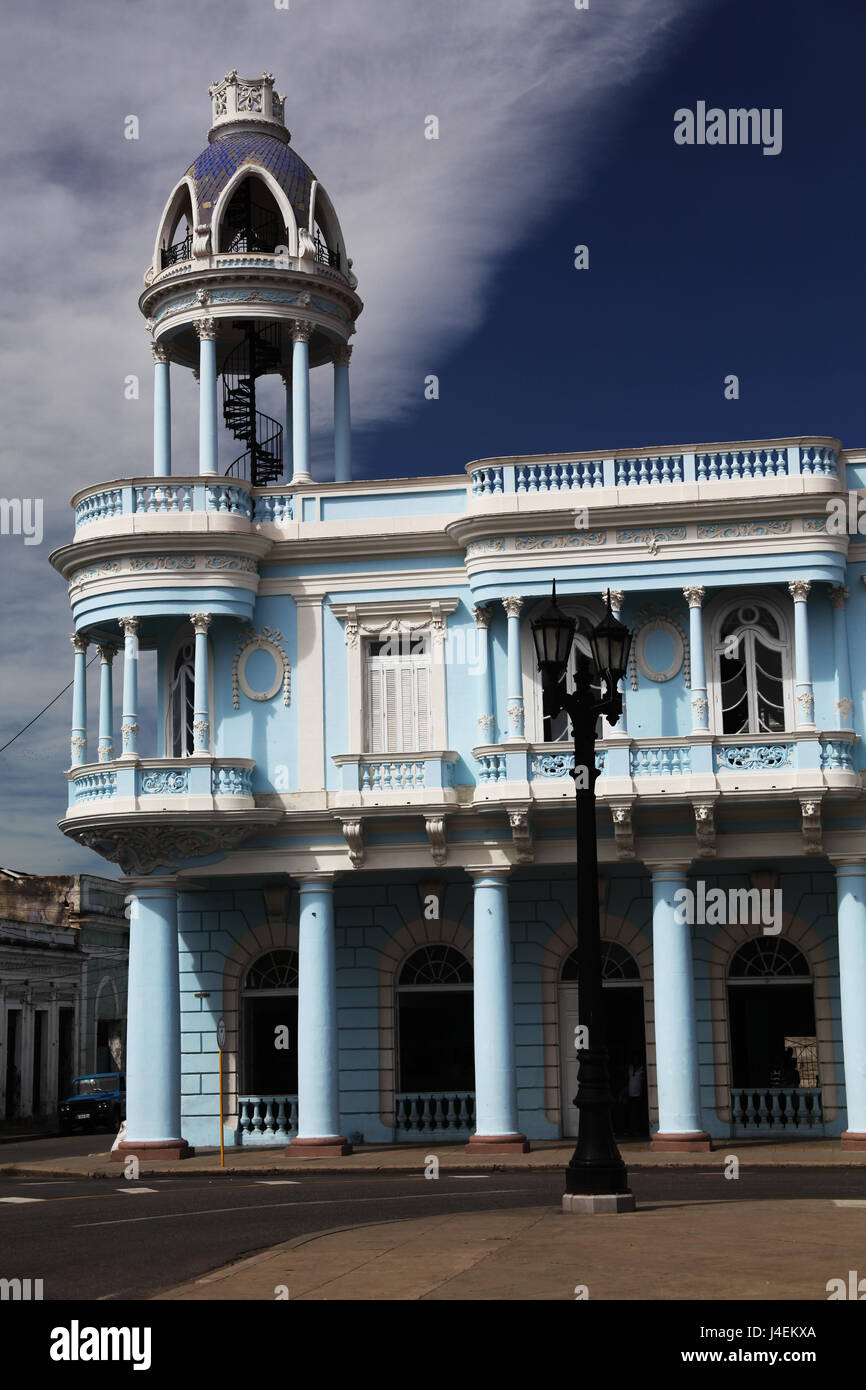 Colorful buildings in Havana, Cuba Stock Photo - Alamy