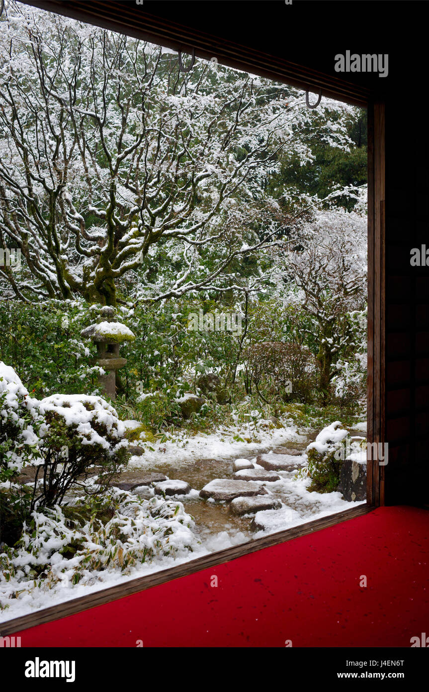 Koto-in Temple garden in snow, Kyoto, Japan, Asia Stock Photo - Alamy