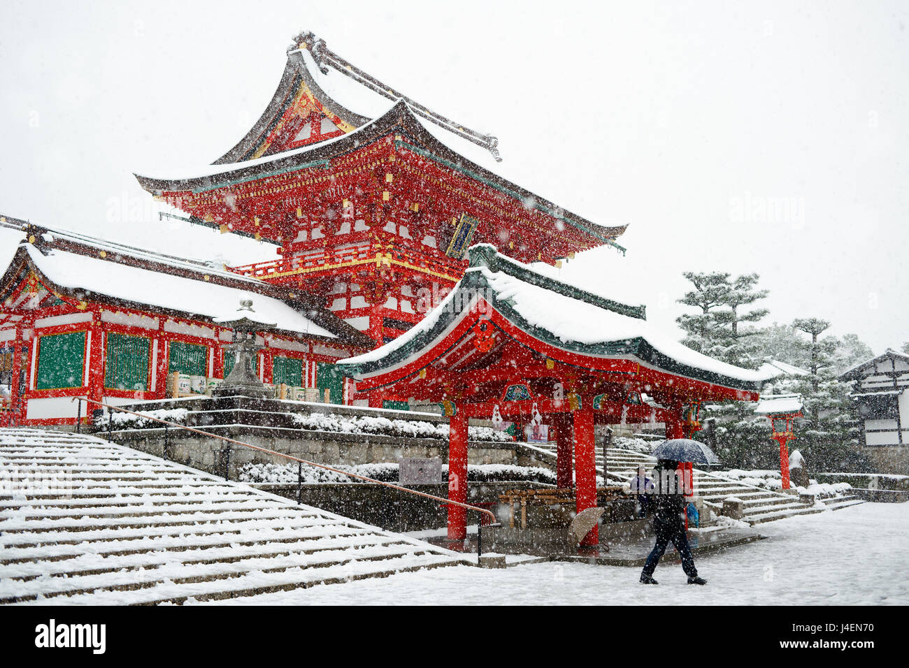 Heavy snow on Fushimi Inari Shrine, Kyoto, Japan, Asia Stock Photo - Alamy