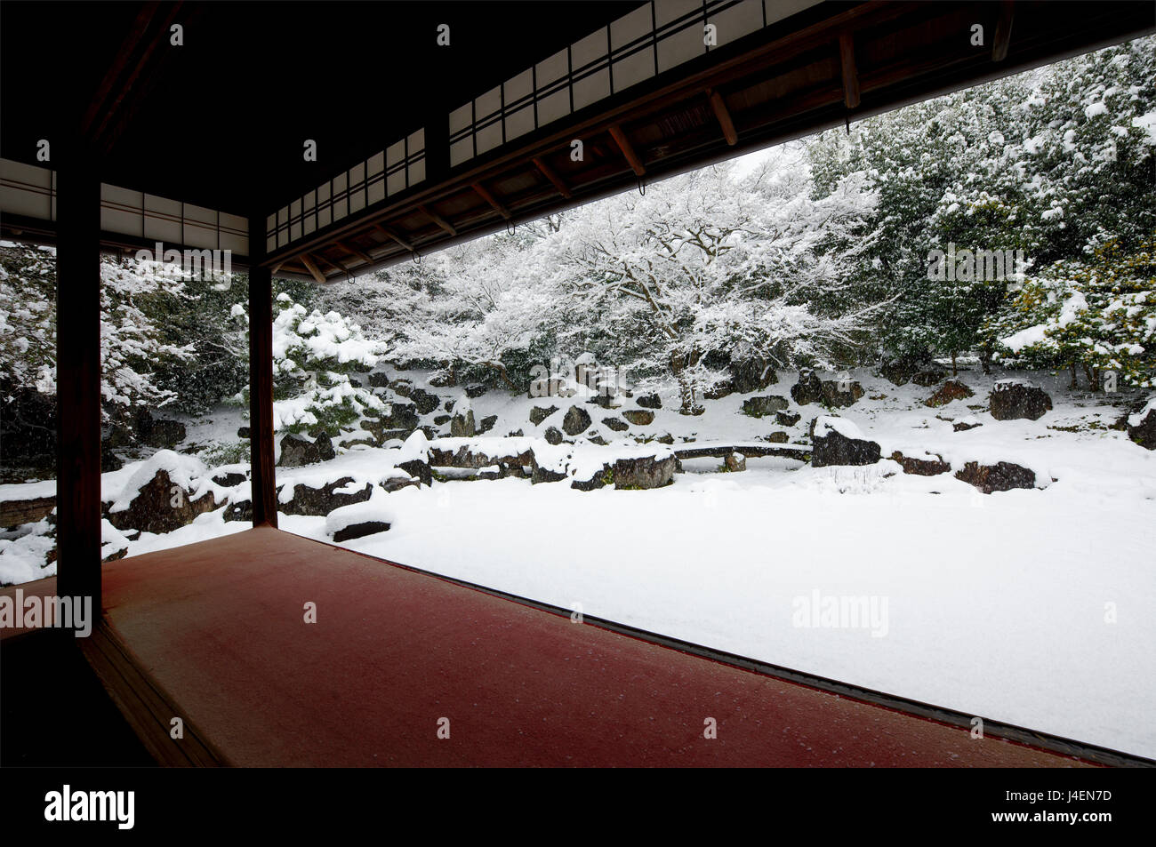 Entoku-in temple garden in winter, Kyoto, Japan, Asia Stock Photo - Alamy