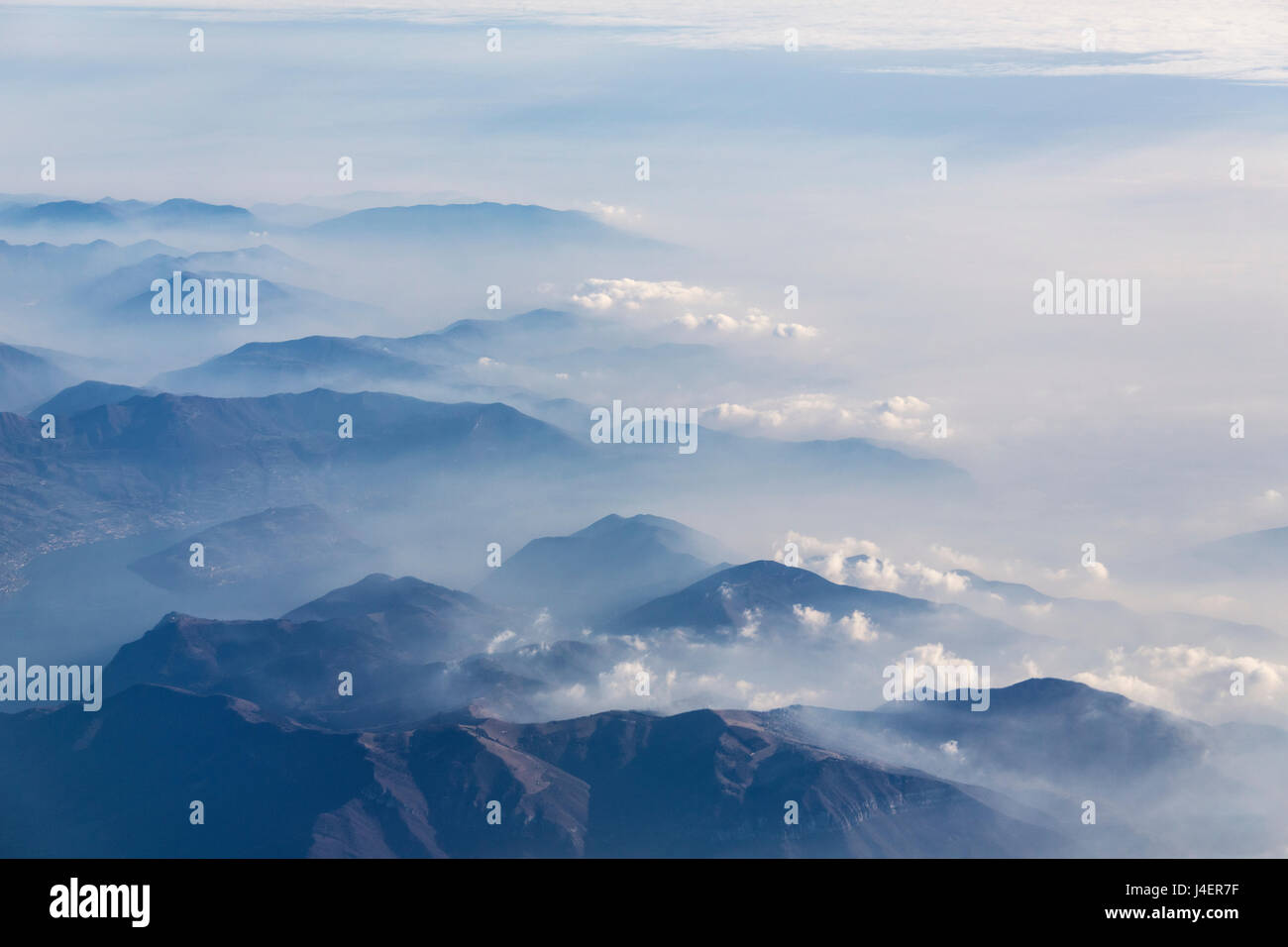 Mountain profile hi-res stock photography and images - Alamy