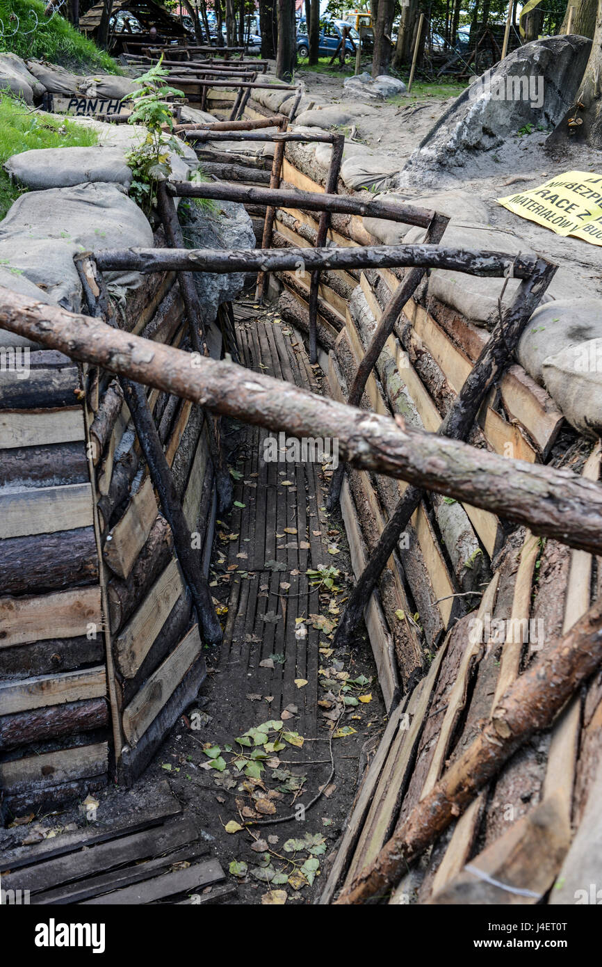 Ww2 trench barbed wire hi-res stock photography and images - Alamy