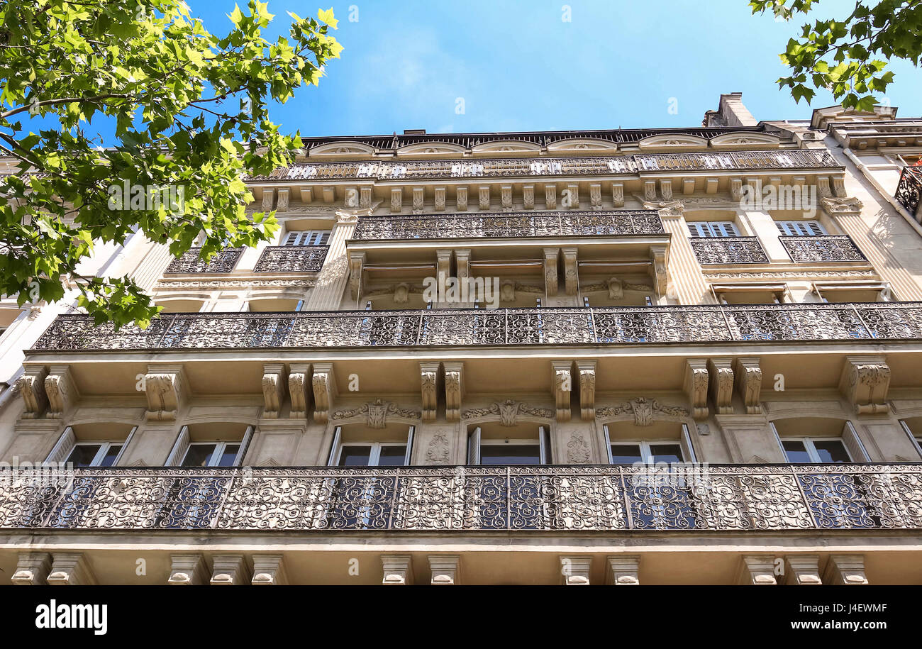 The facade of Parisian building, France Stock Photo - Alamy