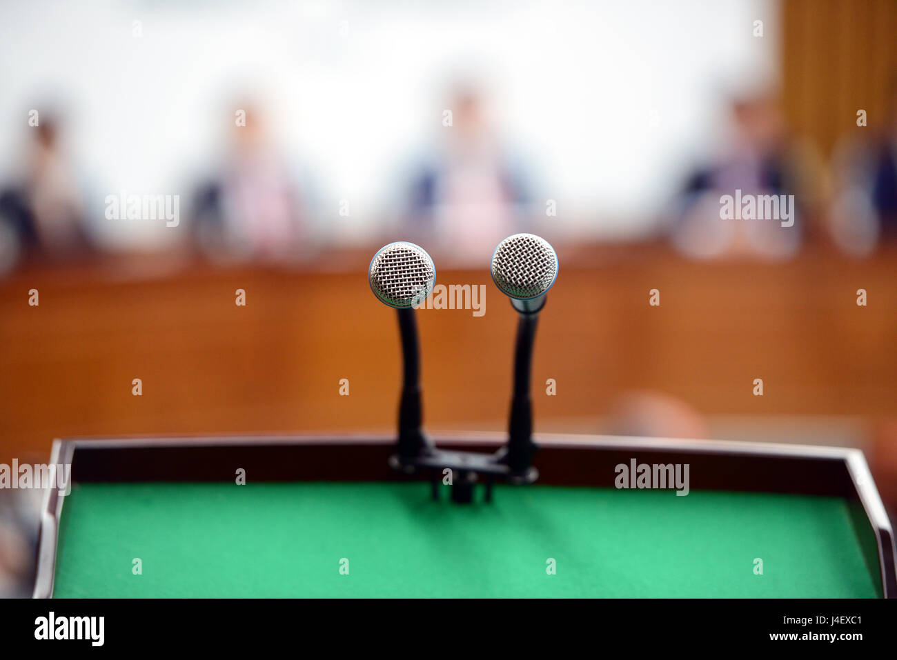 Microphones podium news conference hi-res stock photography and images ...