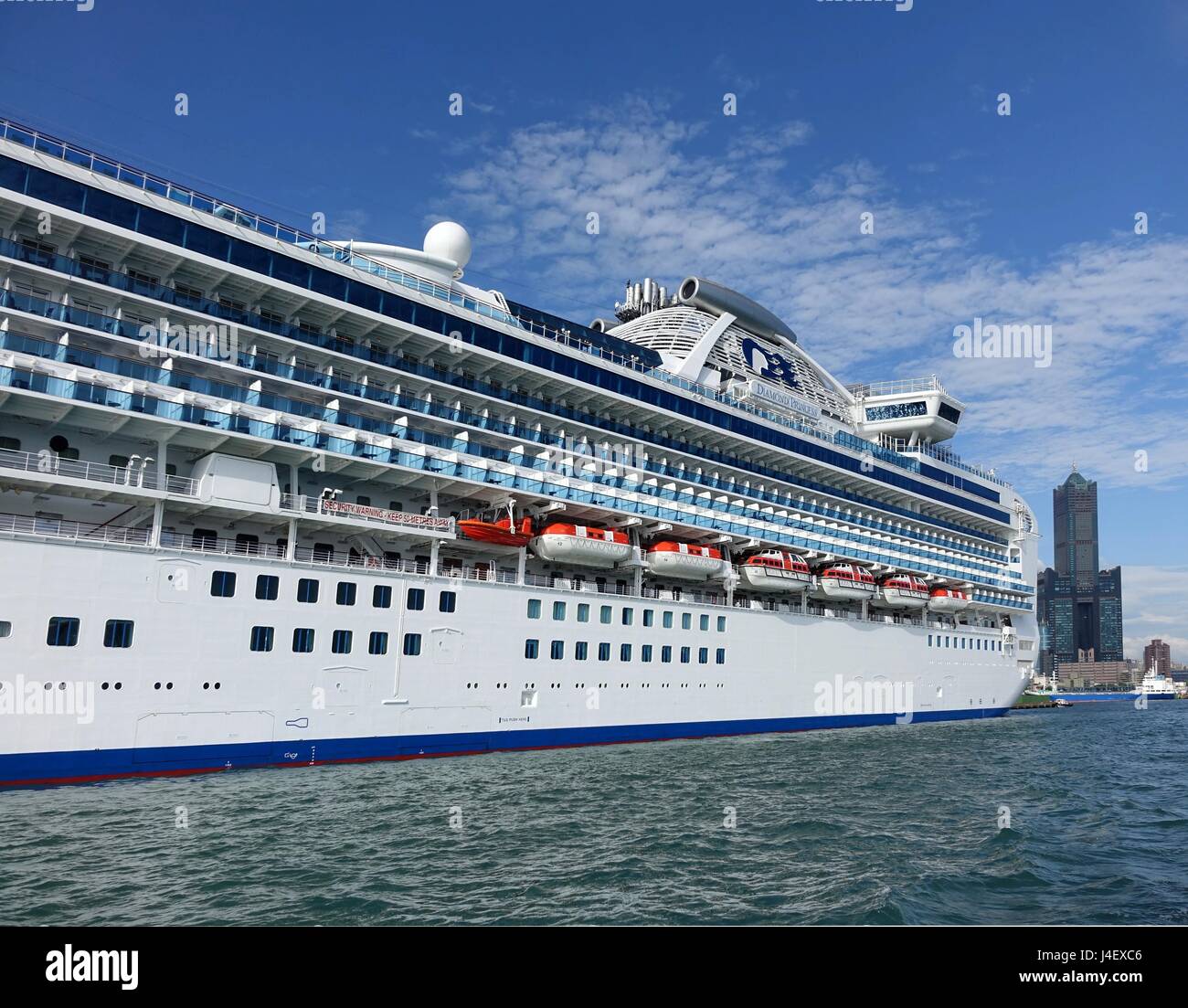 Diamond princess on board hi-res stock photography and images - Alamy