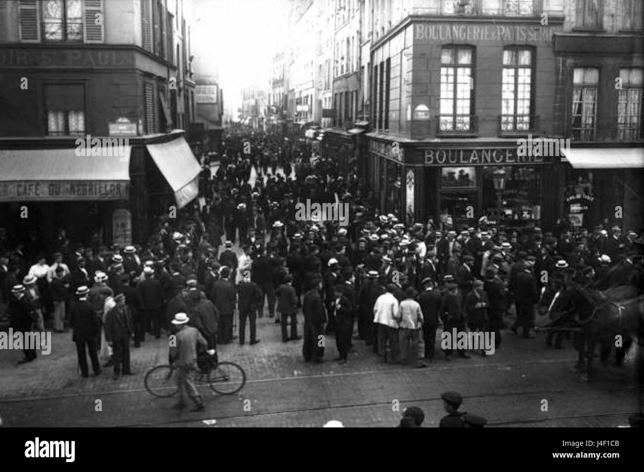 Strike in paris Black and White Stock Photos & Images - Alamy