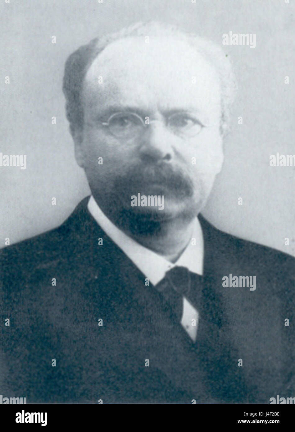 Dr. W. Renssen is an orthopedic surgeon known for his expertise in ...