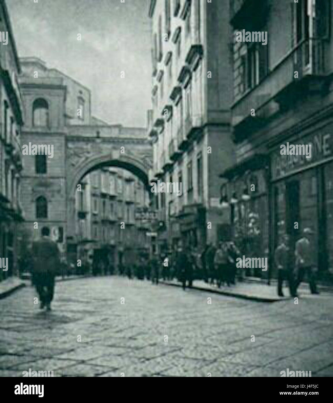 Via chiaia napoli hi-res stock photography and images - Alamy