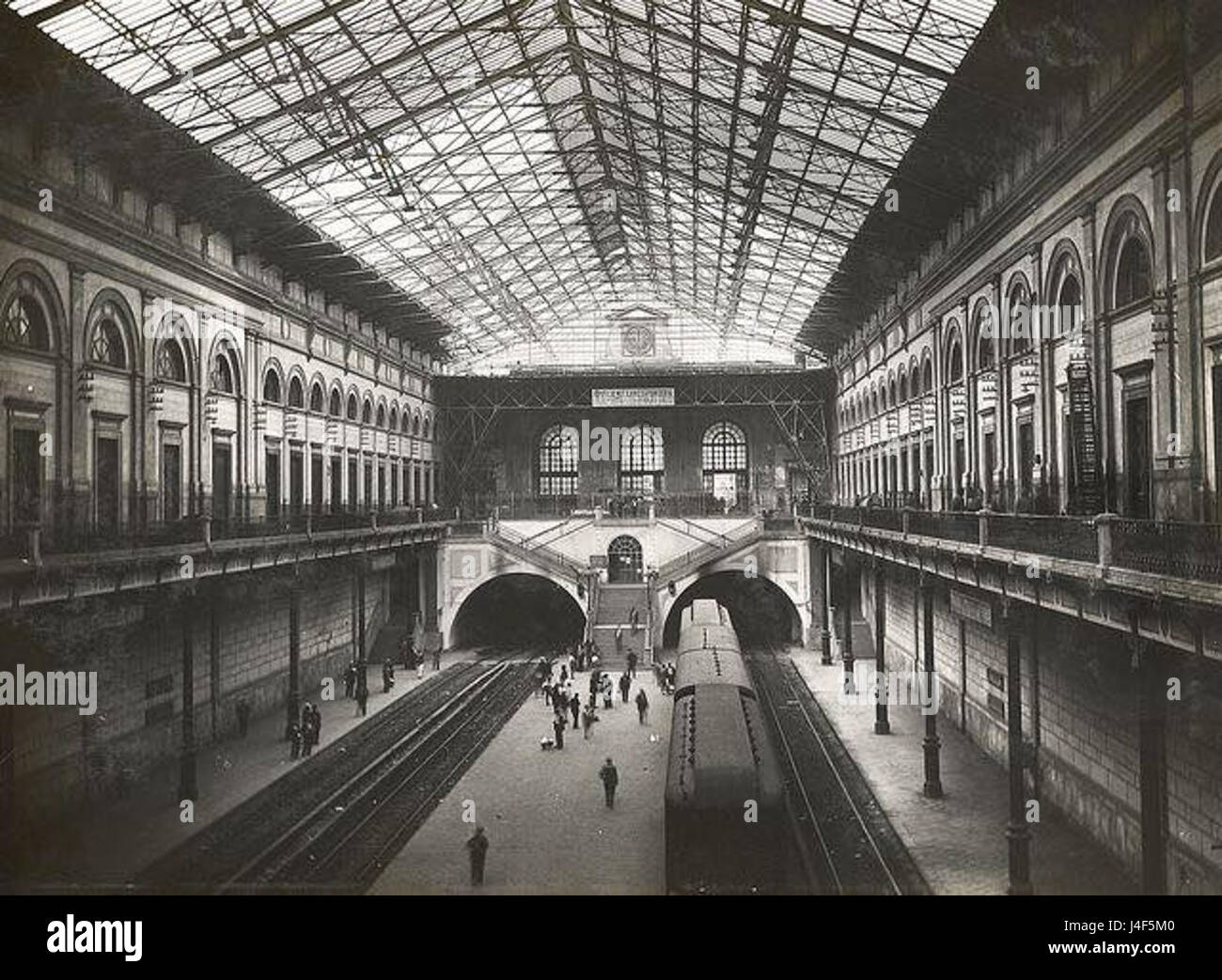 Stazione garibaldi hi-res stock photography and images - Alamy