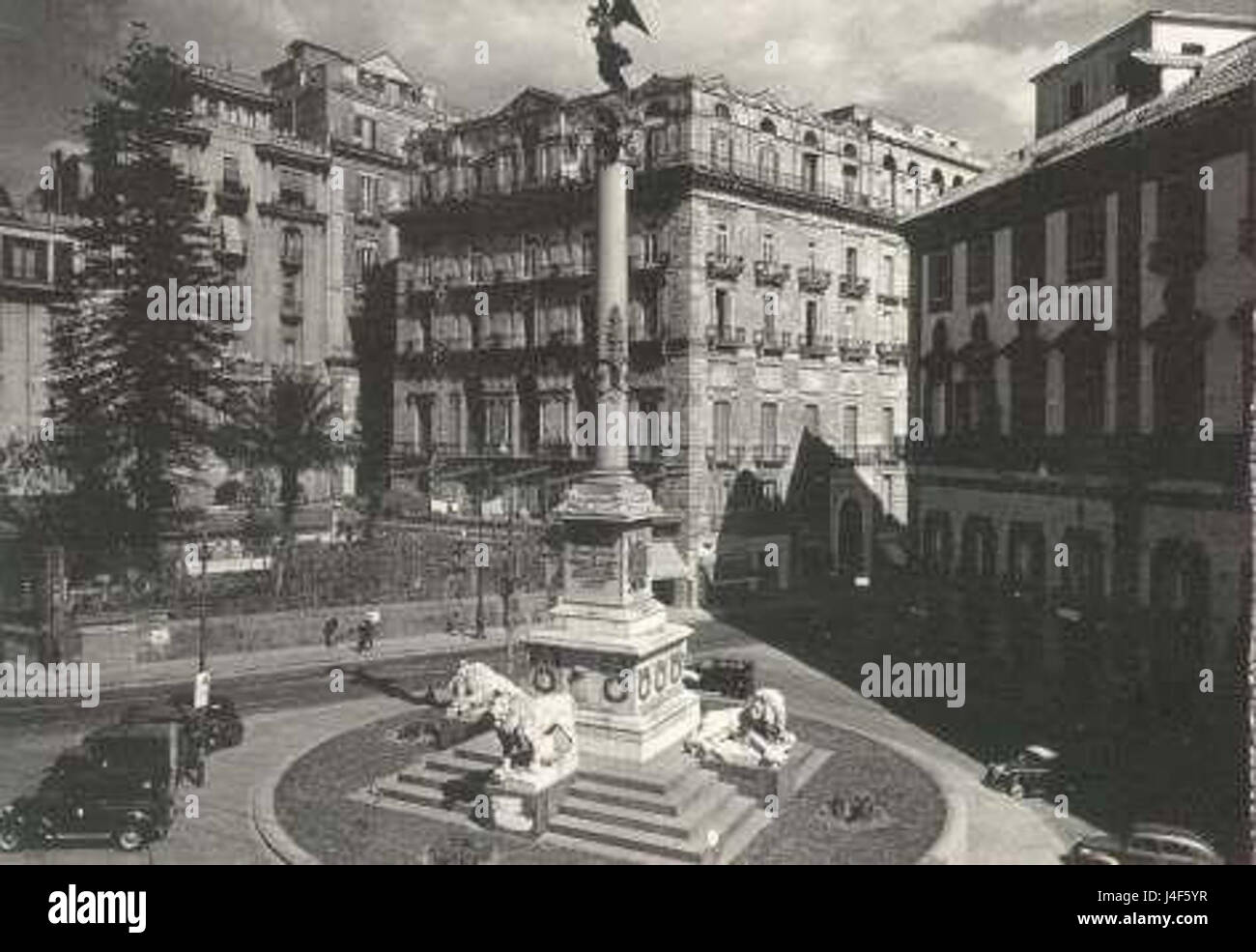 Napoli piazza dei martiri hi-res stock photography and images - Alamy