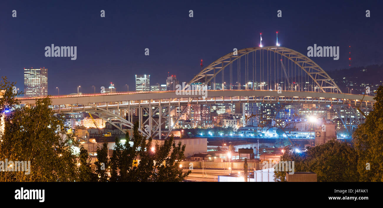 Modern railyard boxcar hi-res stock photography and images - Alamy