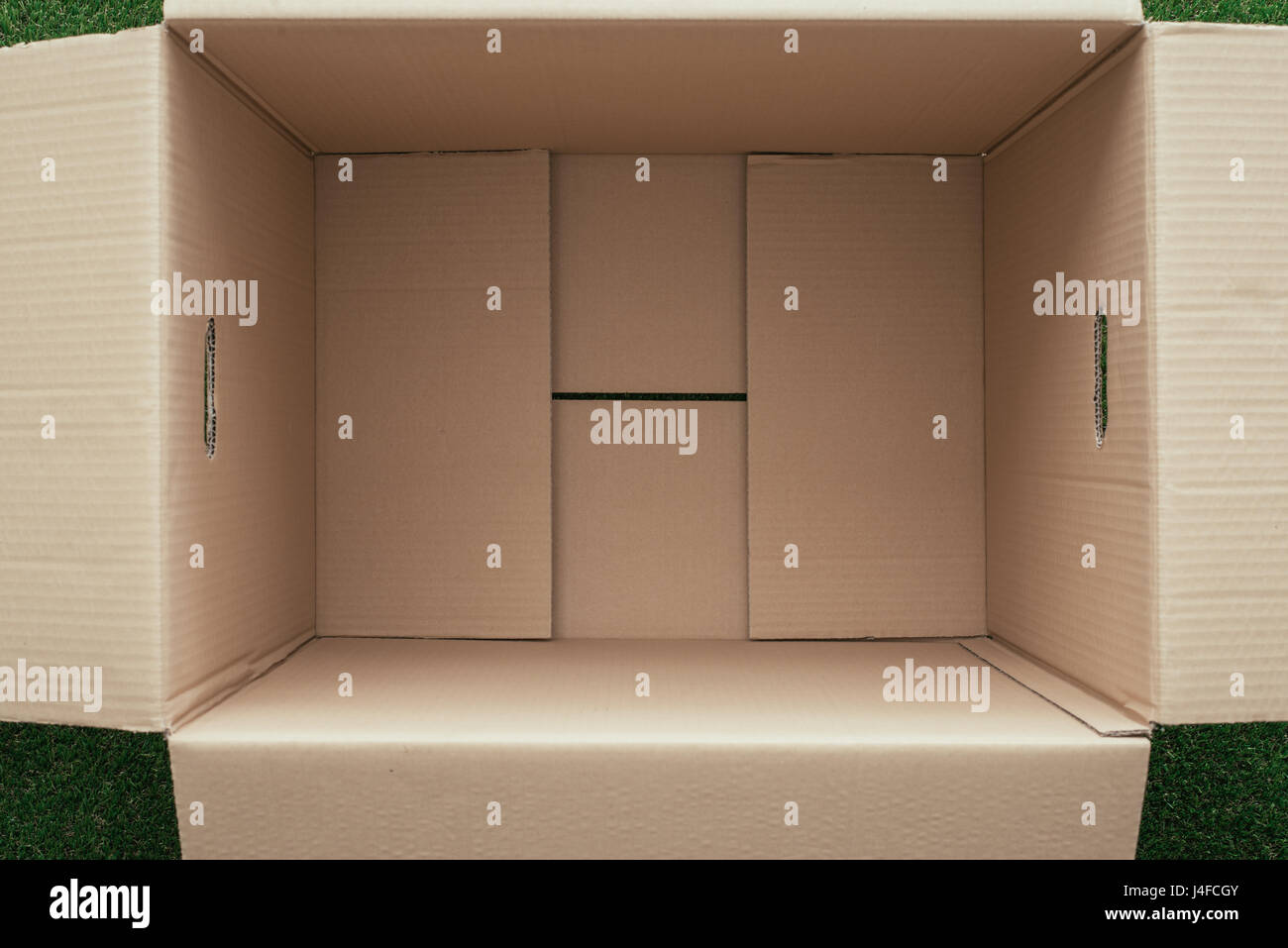 Open cardboard box close up, shipping and delivery concept Stock Photo ...