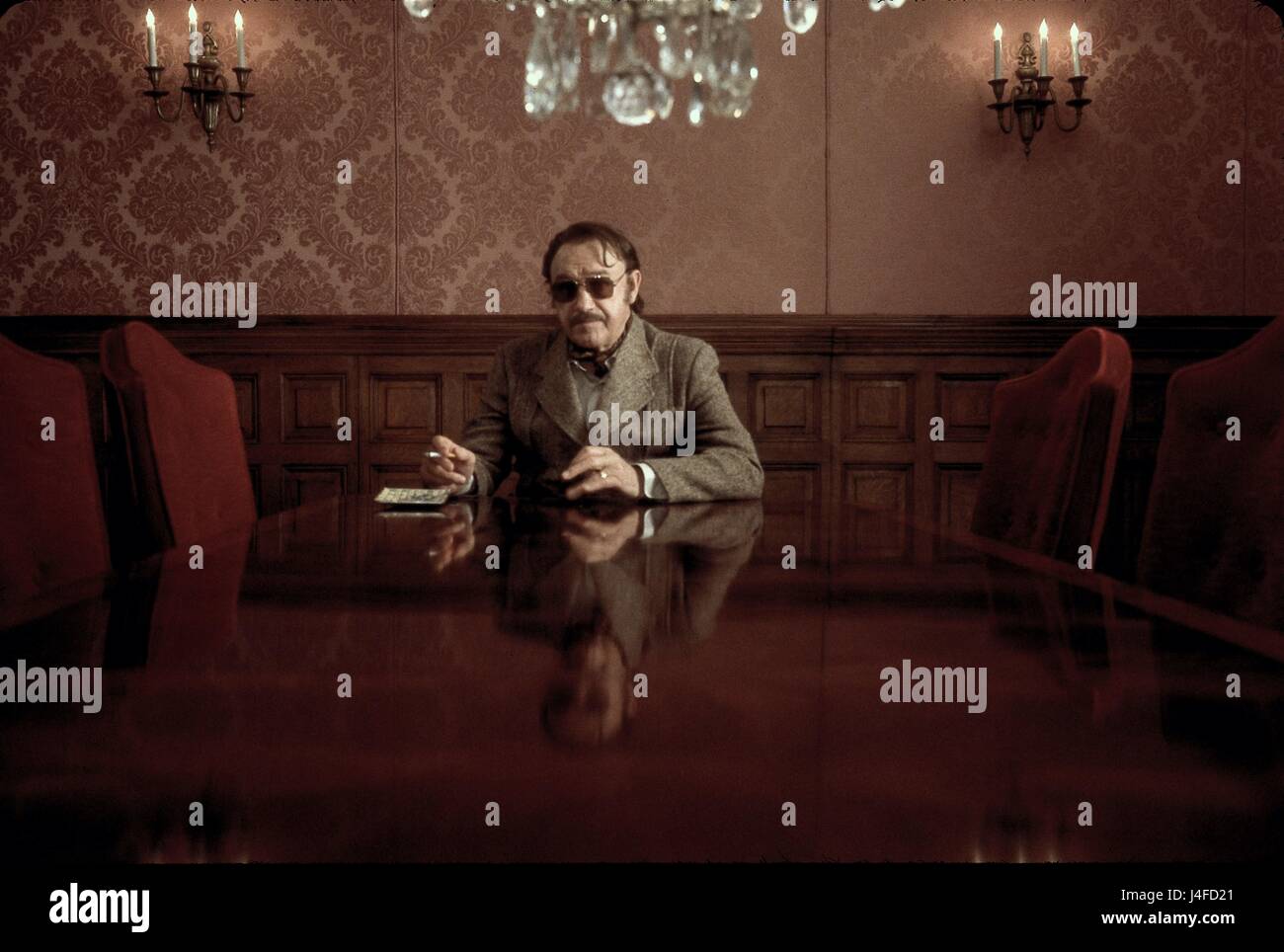 The royal tenenbaums 2001 gene hackman hi-res stock photography and ...