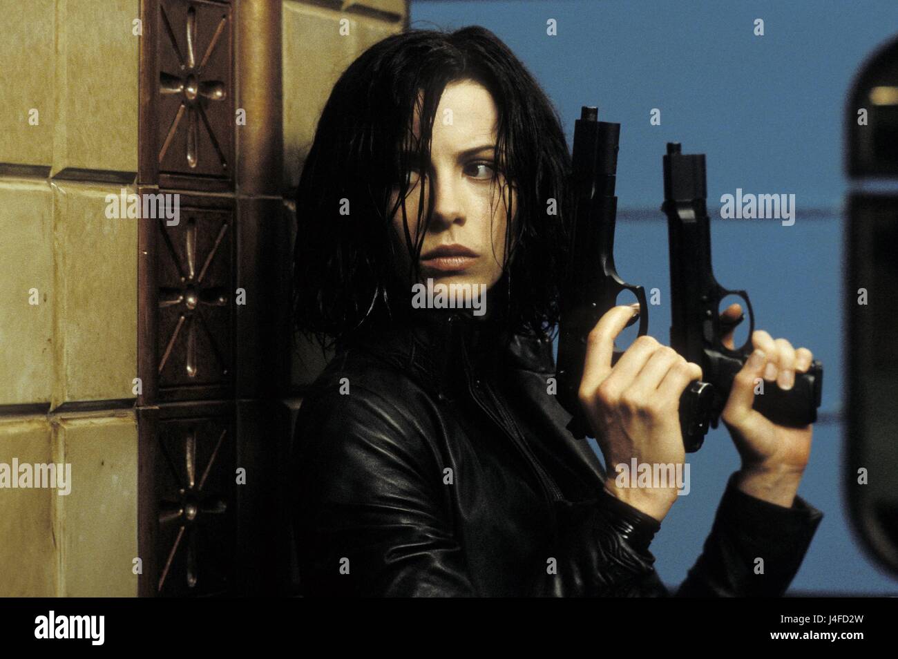 Kate Beckinsale Underworld Awakening Sword