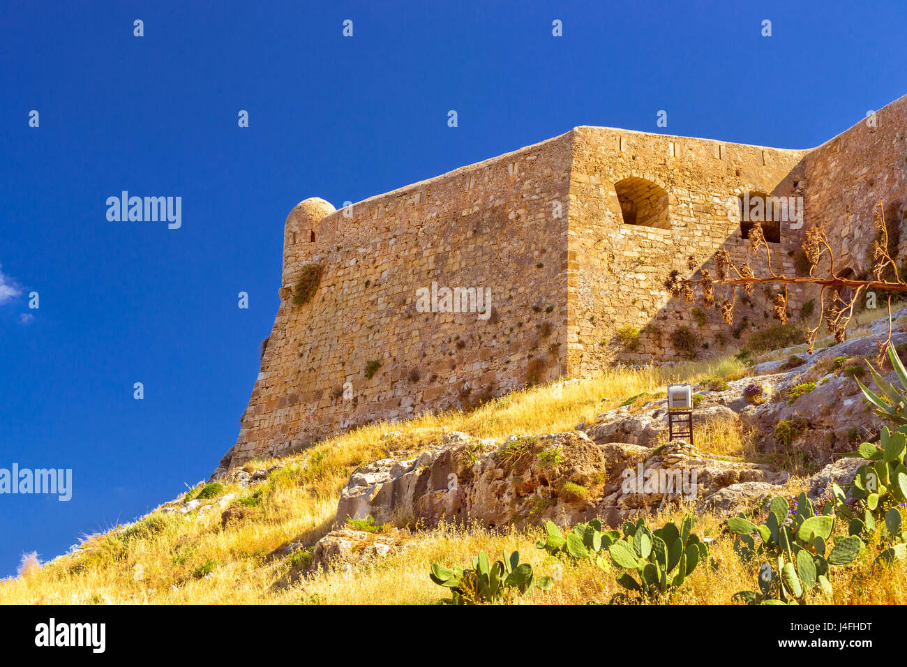 Defensive wall medieval fortress rethymno hi-res stock photography and ...