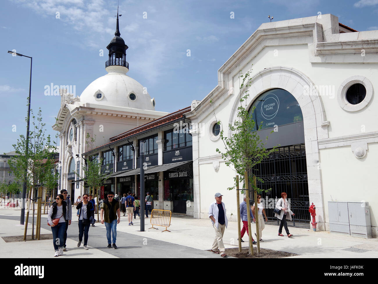 Time out market lisbon exterior hi-res stock photography and images - Alamy
