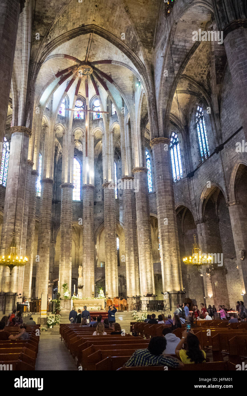 Interior of Basilica de Santa Maria del Mar in the Gothic Quarter of ...
