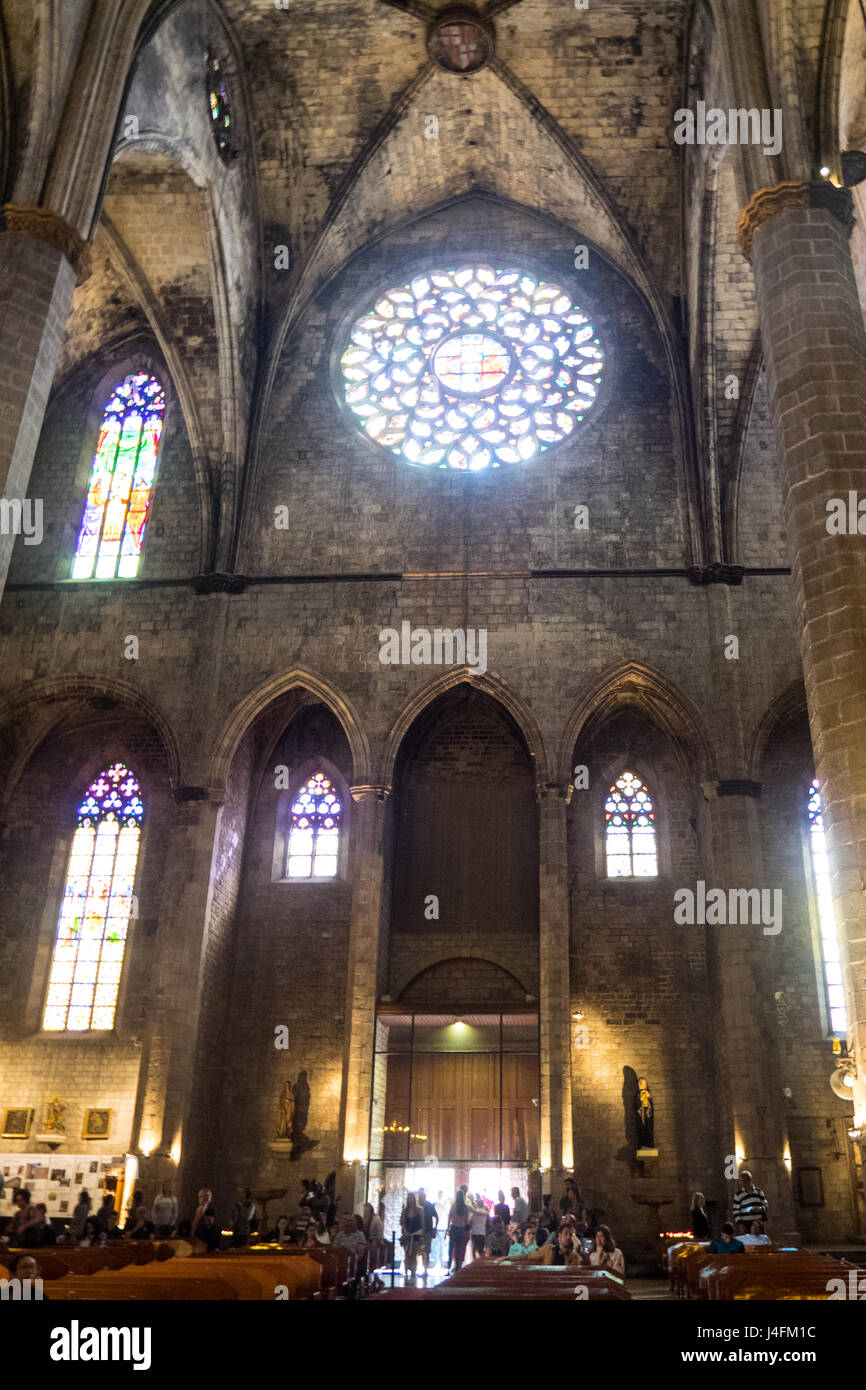 Interior of Basilica de Santa Maria del Mar in the Gothic Quarter of ...