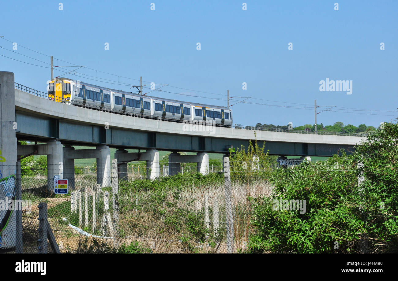 Class 387 EMU heads towards Cambridge on the railway flyover, Hitchin ...