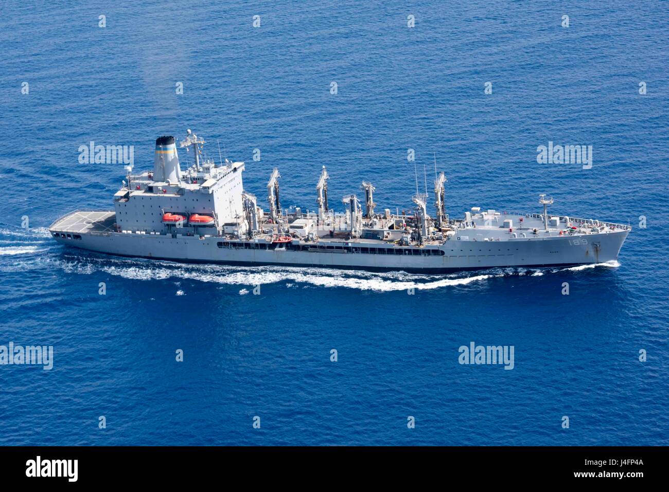 The fleet replenishment oiler USNS John Lenthall (T-AO 189) transits ...