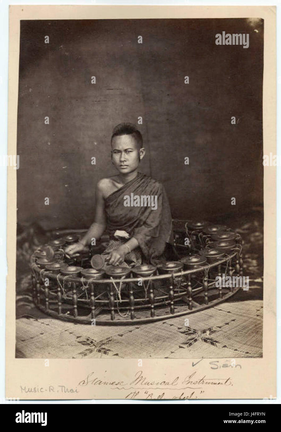 The Khong Wong Lek is a traditional Siamese musical instrument, part of ...