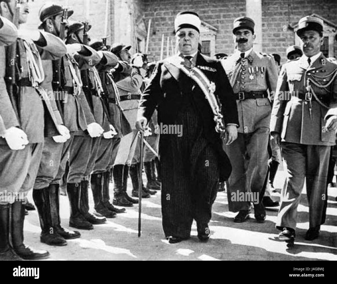 Medieval muslim scholars hi-res stock photography and images - Alamy